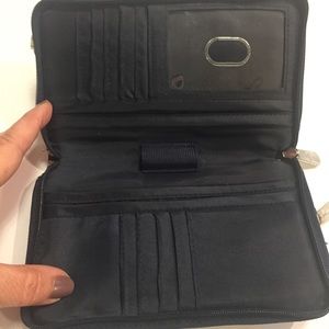 thirty-one | Bags | Thirtyone Wallet Blue White Floral Zip Around ...